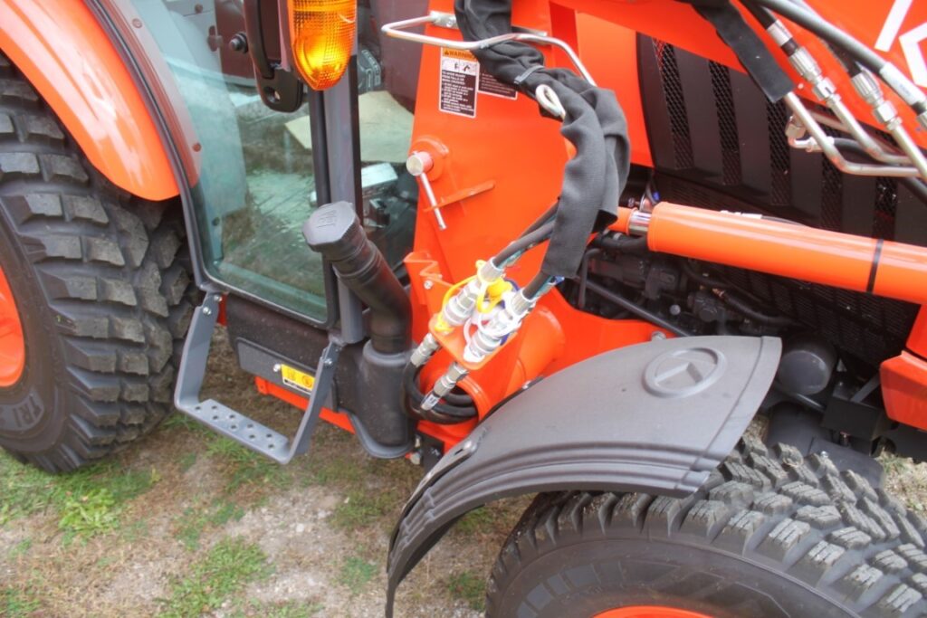 Kubota L6060 compact tractor, cab, air, hydro, LA1055 loader – Hahn ...