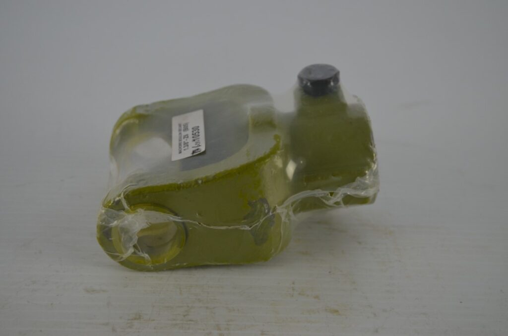 一 540 pto yoke, 1 3/8″ – Z6, part number 10530 – Hahn Farms Ltd.