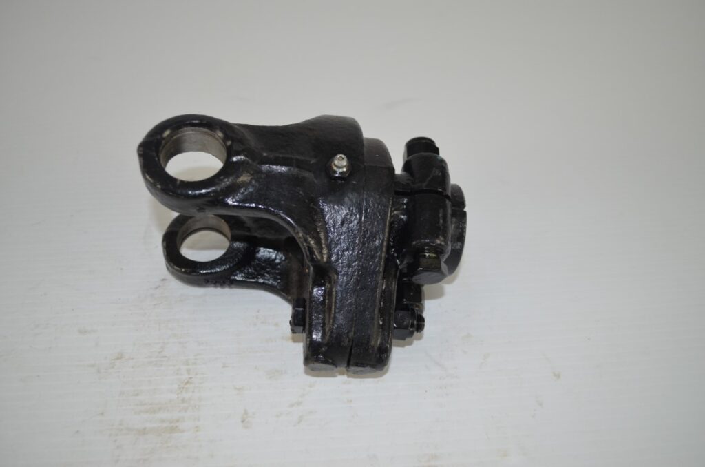 一 540 pto yoke, part number 8237 – Hahn Farms Ltd.