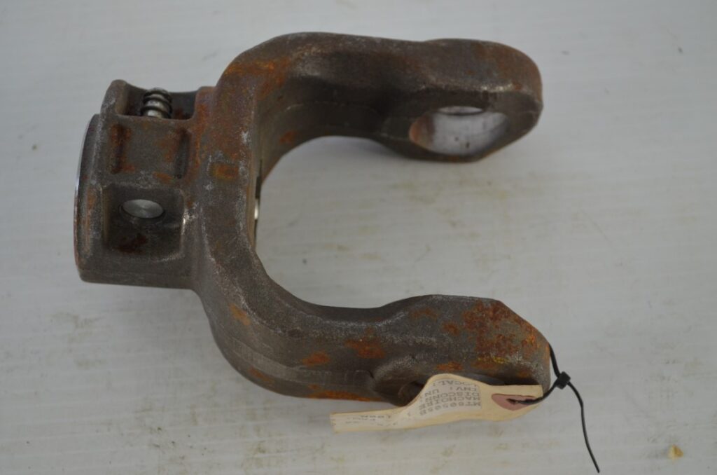 一 540 pto yoke, part number MT8050SB – Hahn Farms Ltd.